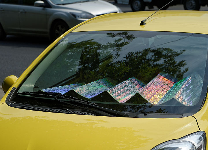 Tipos de parasoles para el parabrisas del coche | Carglass®