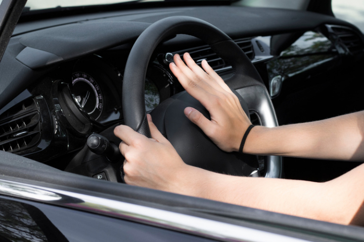 Claxon del Coche: ¿Cómo Utilizarlo Correctamente? | Carglass®