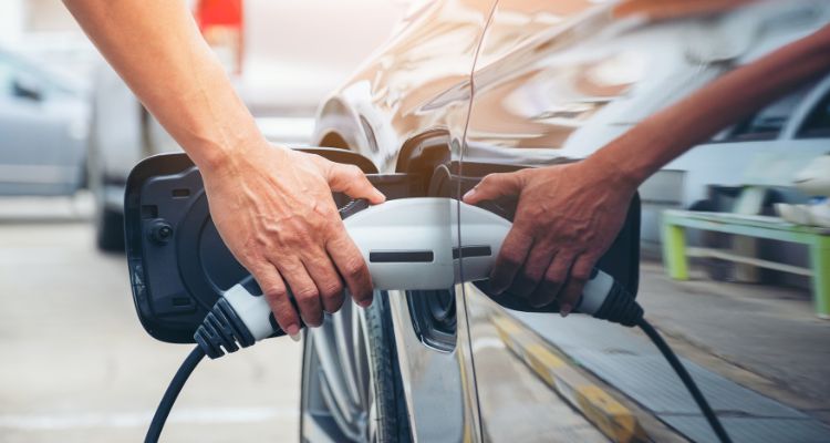 Lo que debes saber sobre las electrolineras | Carglass®