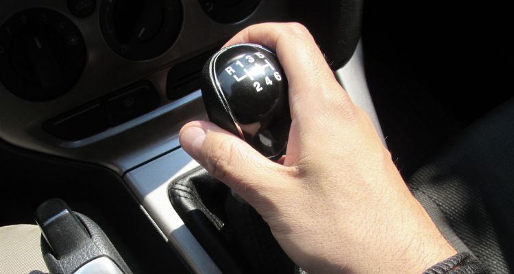 ¿Cómo funcionan las marchas de los coches? | Carglass®