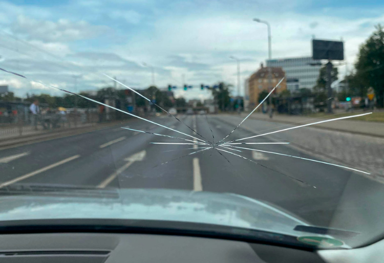 Ojo de Buey en un parabrisas ¿Cómo Solucionarlo? | Carglass®